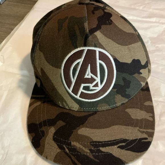 Marvel | Accessories | Marvel Avengers One Size Baseball Logo Cap ...